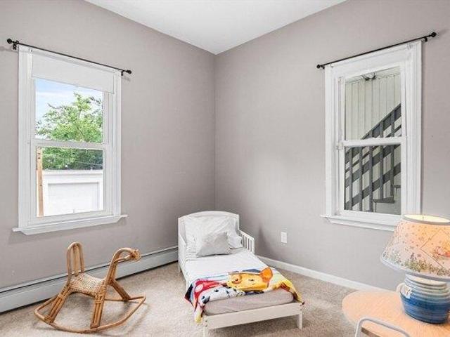 house with 6 bedroom, Fitchburg MA ES105080470