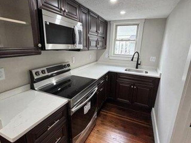 house with 6 bedroom, Fitchburg MA ES105126170