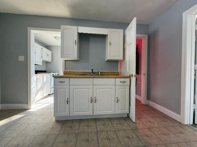 house with 6 bedroom, Fitchburg MA ES105127794