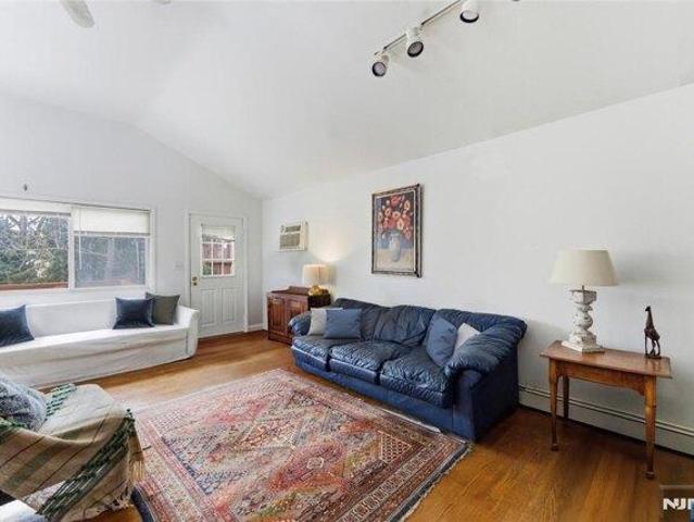 house with 6 bedroom, Fort Lee NJ DS102595446