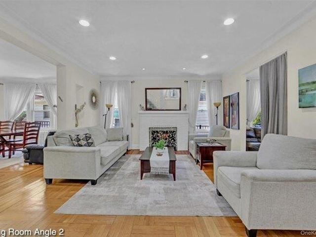 house with 6 bedroom, Forest Hills NY ES103619683