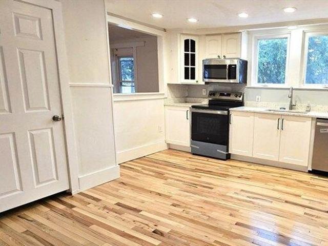house with 6 bedroom, Foxboro MA DS104232544