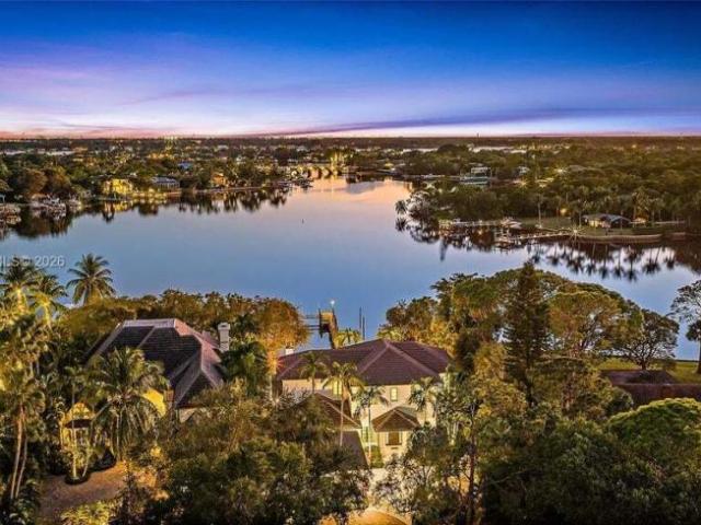 house with 6 bedroom, FL FL DS101828438