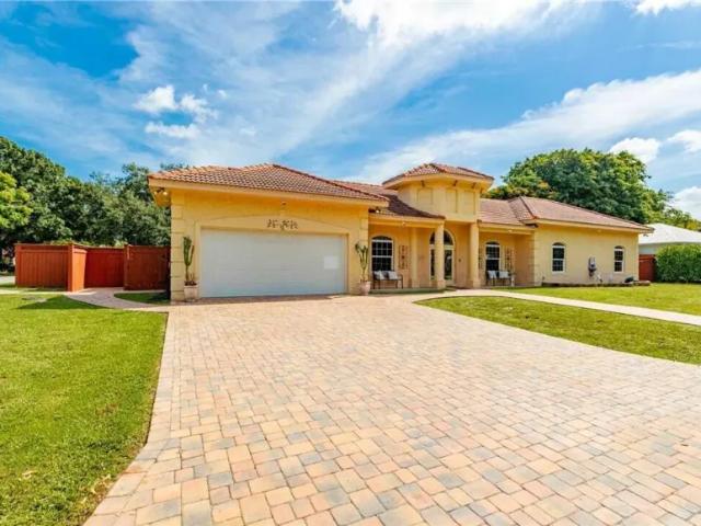 house with 6 bedroom, FL FL DS102397652
