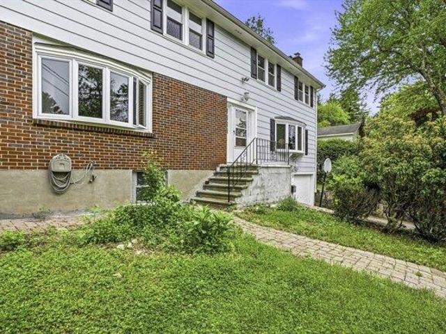 house with 6 bedroom, Framingham MA ES103440375