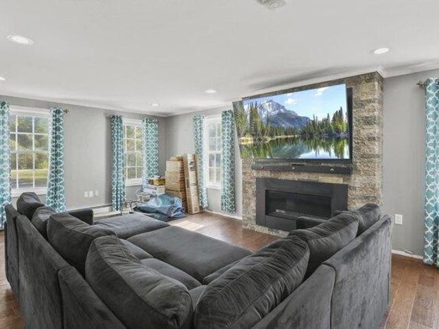 house with 6 bedroom, Franklin NH DS102479448