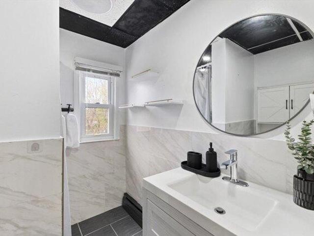 house with 6 bedroom, Gardner MA DLS102828033