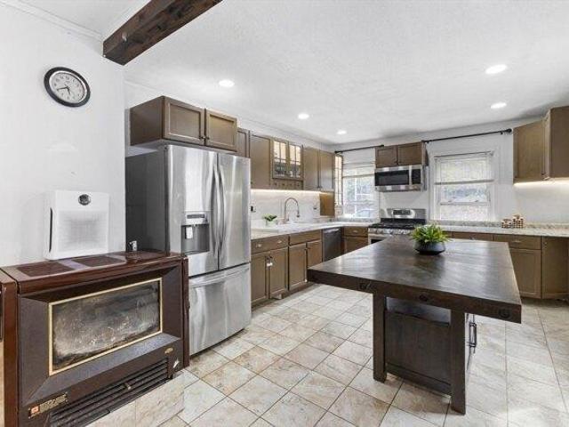 house with 6 bedroom, Gardner MA ES104148673