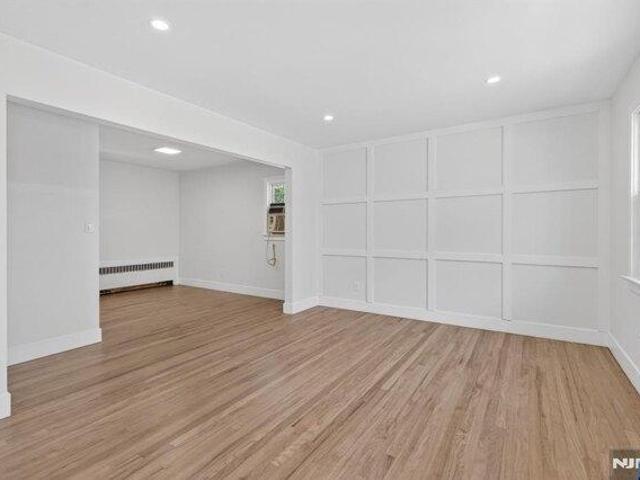 house with 6 bedroom, Garfield NJ DLS101782614
