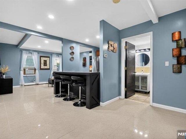 house with 6 bedroom, Garfield NJ ES103187140