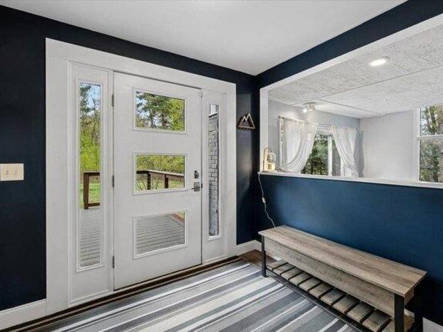 house with 6 bedroom, Goffstown NH DLS103037960