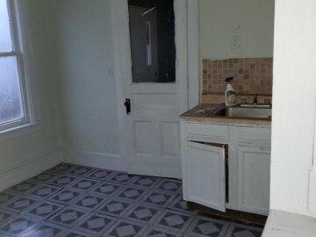 house with 6 bedroom, Gloversville NY DS103620566