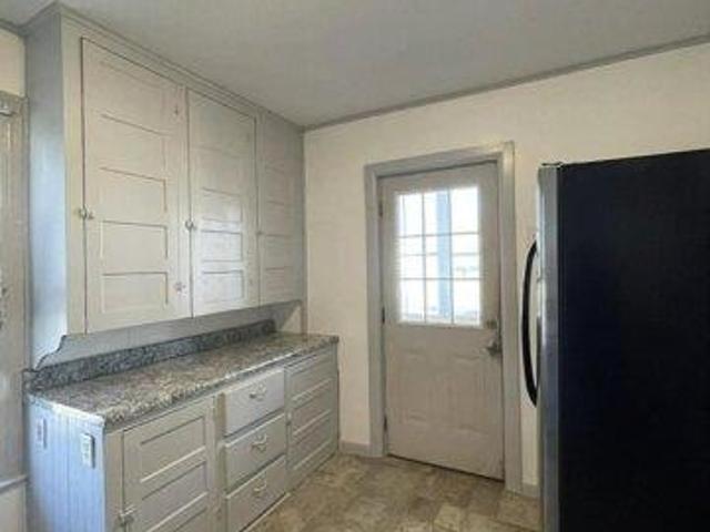 house with 6 bedroom, Glens Falls NY ES104904310