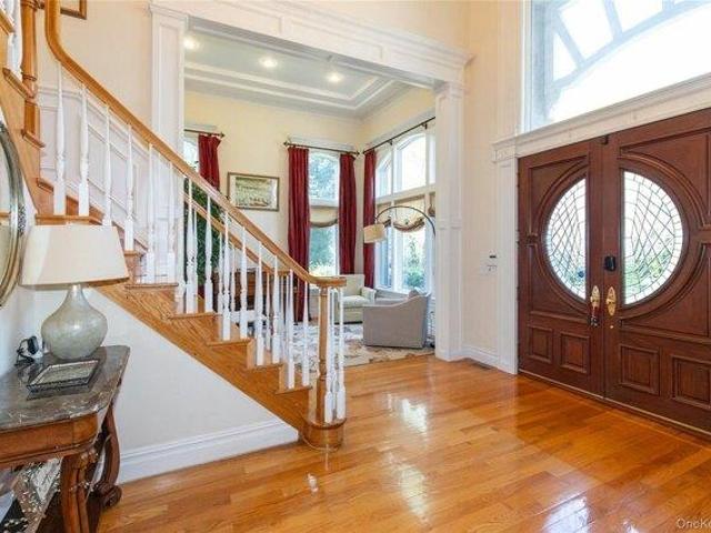 house with 6 bedroom, Great Neck NY DLS101780446