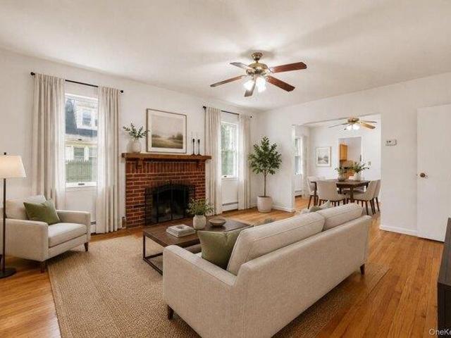 house with 6 bedroom, Great Neck NY ES105205676