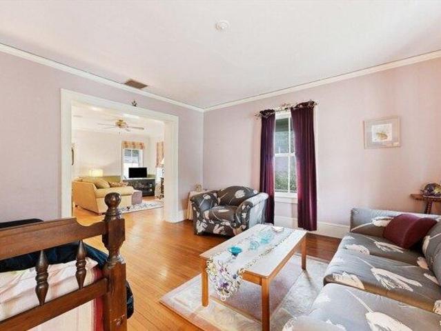 house with 6 bedroom, Greenfield MA ES105190110