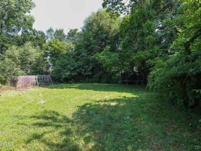 house with 6 bedroom, Greenfield MA ES105203741