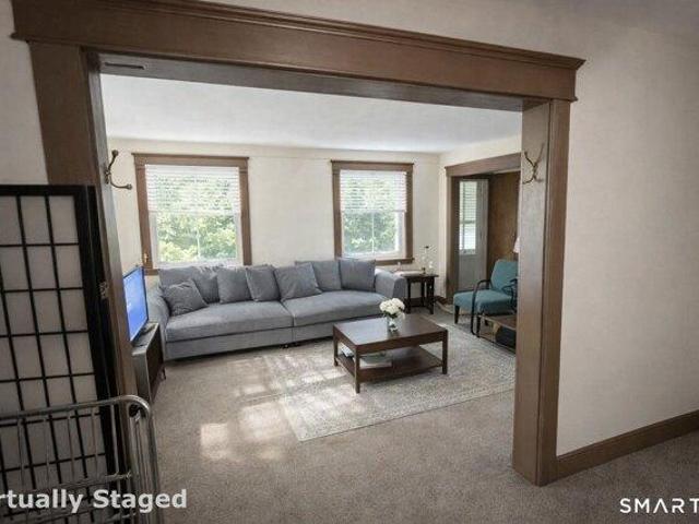 house with 6 bedroom, Hamden CT DS102064055