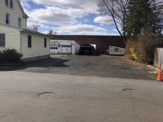 house with 6 bedroom, Hamden CT ES104792179