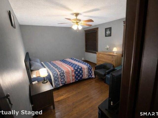 house with 6 bedroom, Hamden CT ES105233602