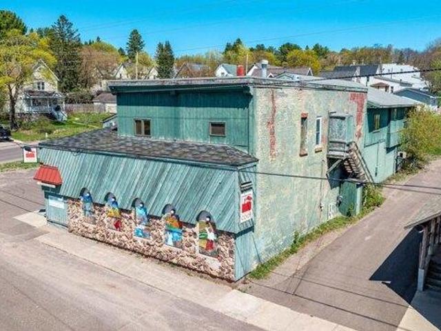 house with 6 bedroom, Hancock MI DS93014995