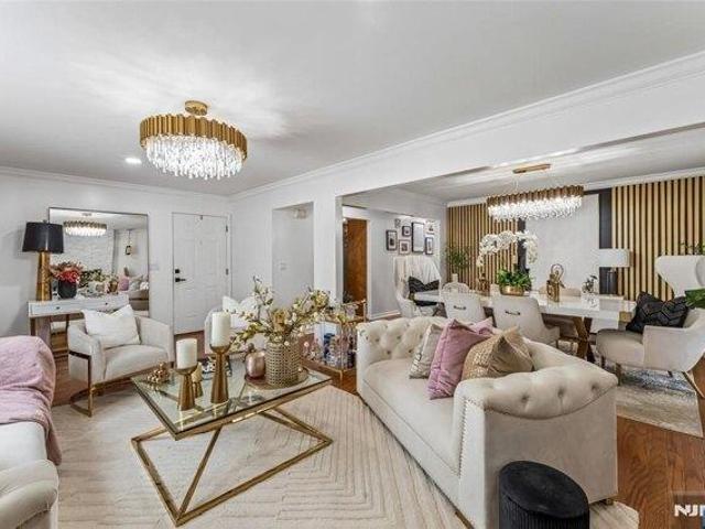 house with 6 bedroom, Haledon NJ ES104511658