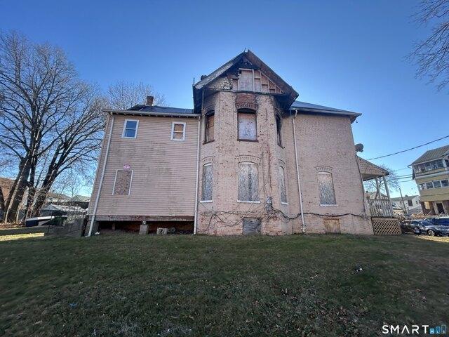 house with 6 bedroom, Hartford CT DLS101999031