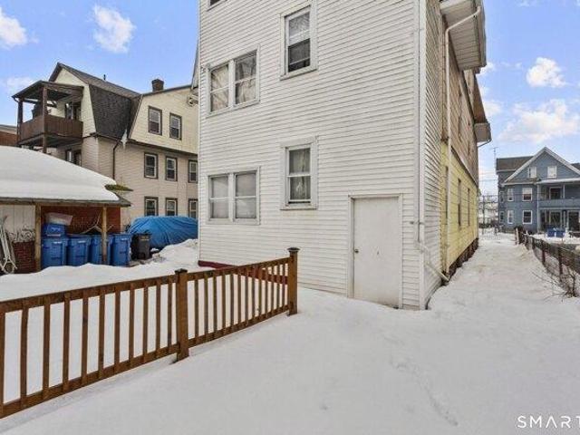 house with 6 bedroom, Hartford CT ES103620278