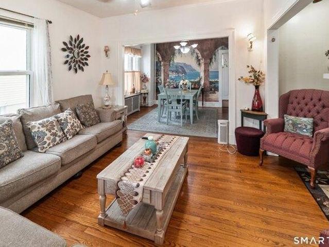 house with 6 bedroom, Hartford CT ES104077370