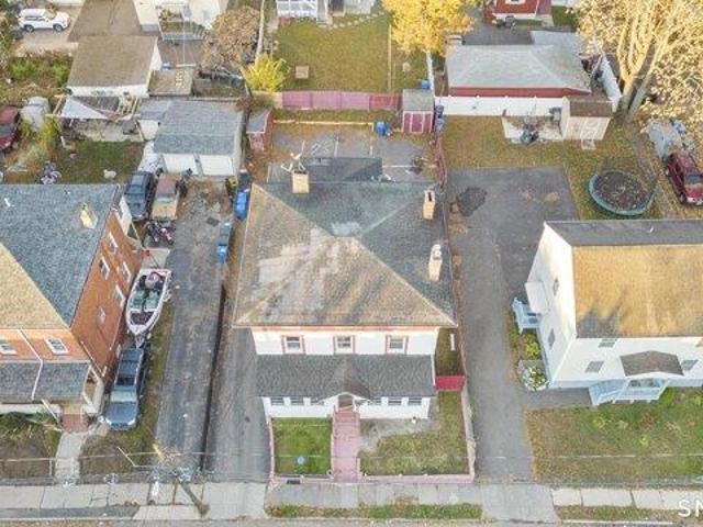 house with 6 bedroom, Hartford CT ES104297621