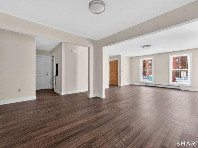 house with 6 bedroom, Hartford CT ES104332134