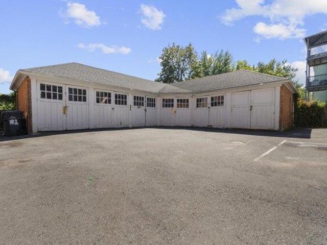 house with 6 bedroom, Hartford CT ES104406361