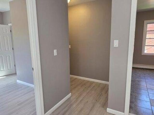 house with 6 bedroom, Hartford CT ES104605889
