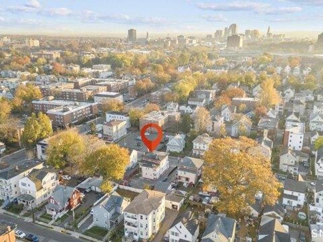 house with 6 bedroom, Hartford CT ES104834448