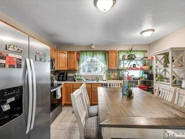 house with 6 bedroom, Hartford CT ES105143960