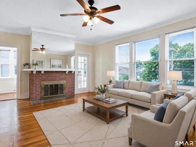 house with 6 bedroom, Hartford CT ES105174806
