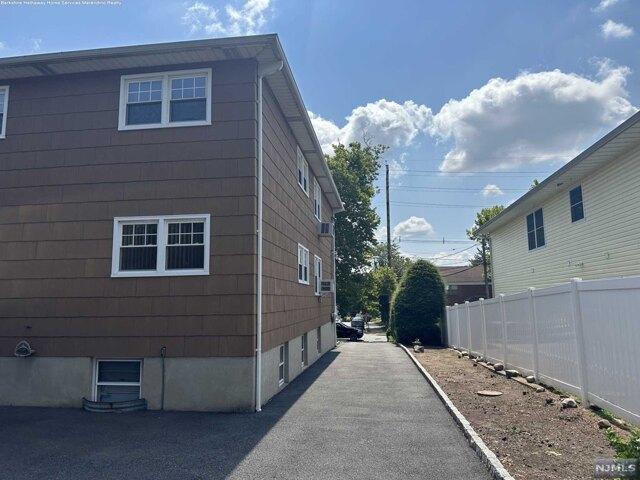 house with 6 bedroom, Hasbrouck Heights NJ ES103501296