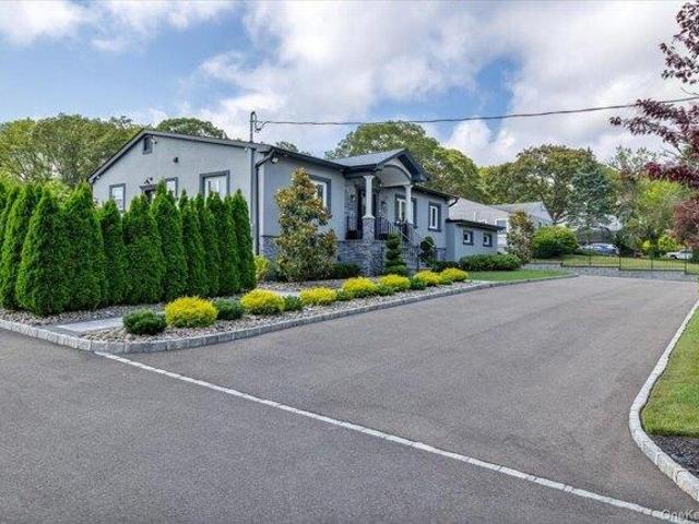 house with 6 bedroom, Hauppauge NY ES104904448