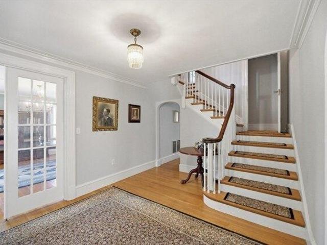 house with 6 bedroom, Haverhill MA DLS102591792