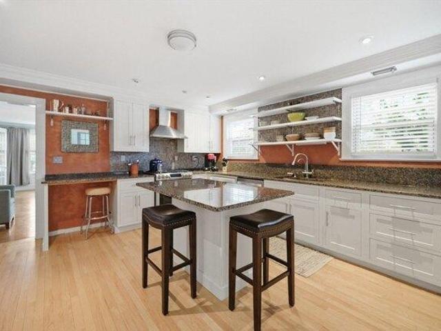 house with 6 bedroom, Haverhill MA ES103773733