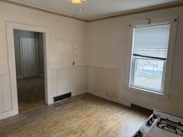 house with 6 bedroom, Haverhill MA ES105060141