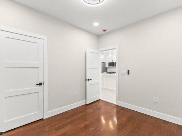 house with 6 bedroom, Hawthorne NJ ES105191332