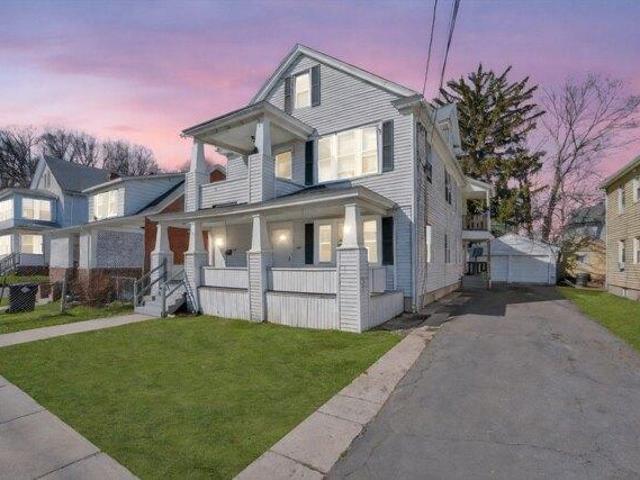 house with 6 bedroom, Holyoke MA DLS102347027