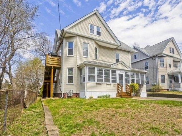house with 6 bedroom, Holyoke MA DLS102922539