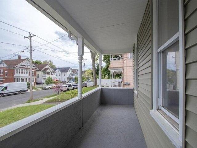 house with 6 bedroom, Holyoke MA ES104261896