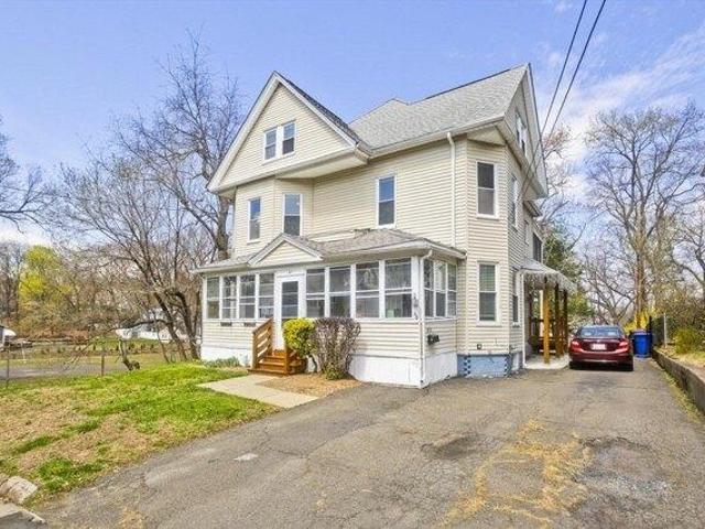 house with 6 bedroom, Holyoke MA ES102922539
