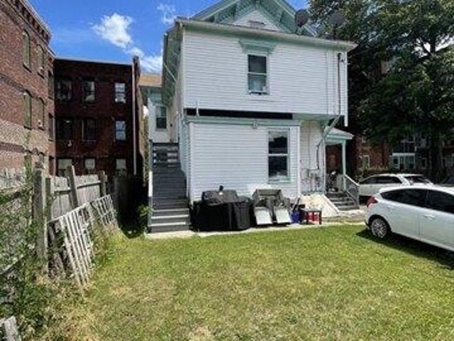 house with 6 bedroom, Holyoke MA ES103662650