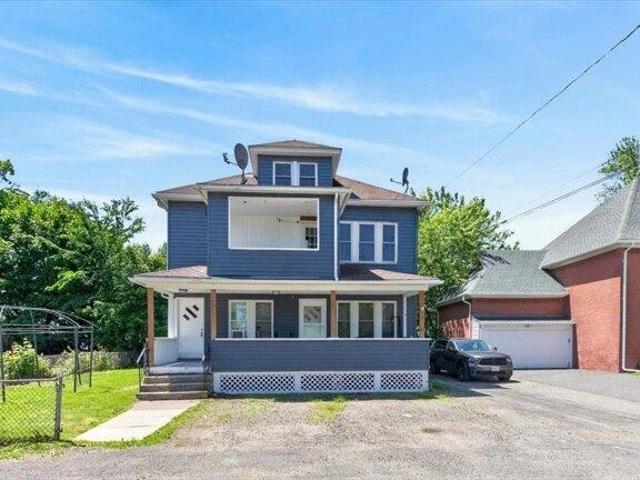 house with 6 bedroom, Holyoke MA ES103887639