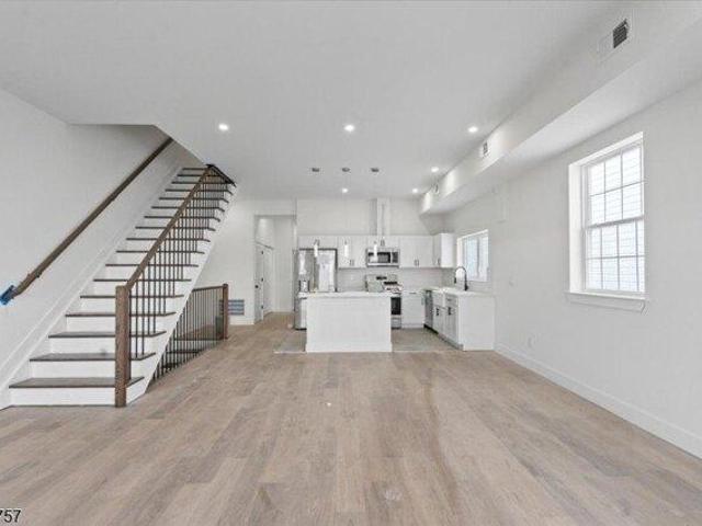 house with 6 bedroom, Irvington NJ DLS102585707