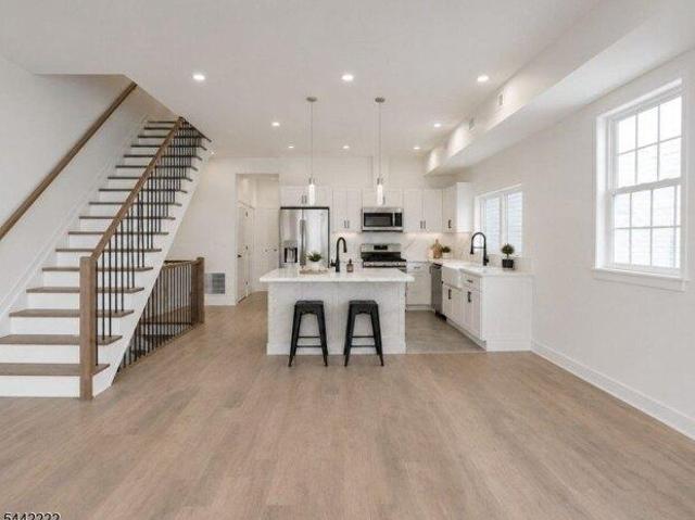 house with 6 bedroom, Irvington NJ ES105122942
